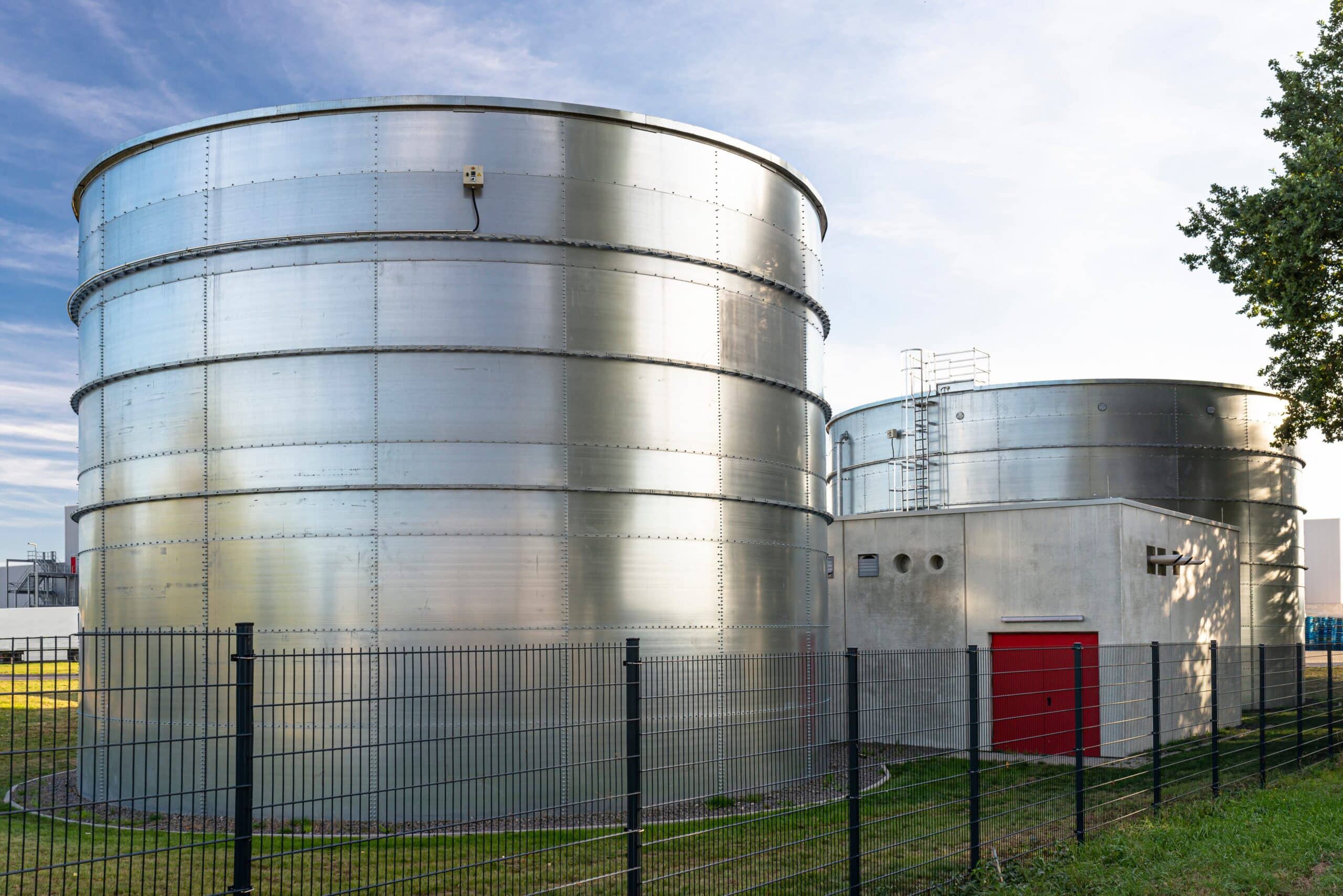 Everything You Need to Know About Water Storage Tanks - Schmidt ...